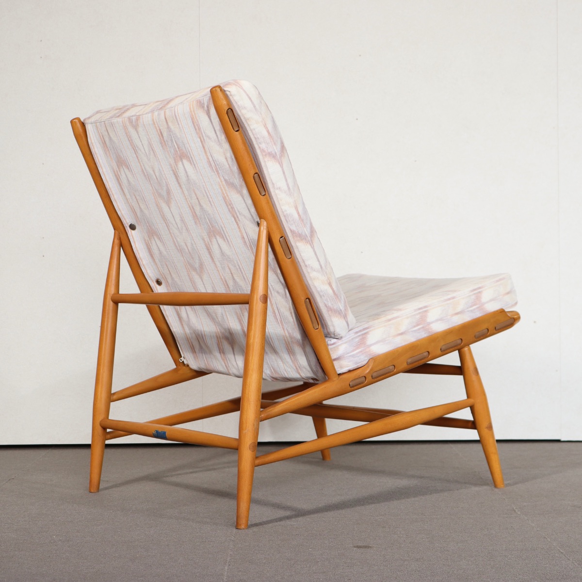 【送料込み】【アーコールERCOLの裏メニューがこちらのNo.427イージーチェア】 英国ヴィンテージ 商品番号27055b