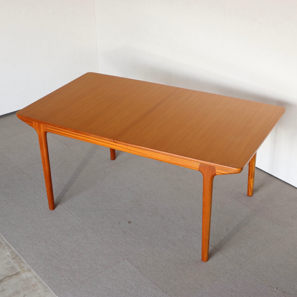 【T3 ターミネーター3ではないけれど、T800みたいでいいんです】 ヴィンテージダイニングテーブルの最高傑作 それがT3