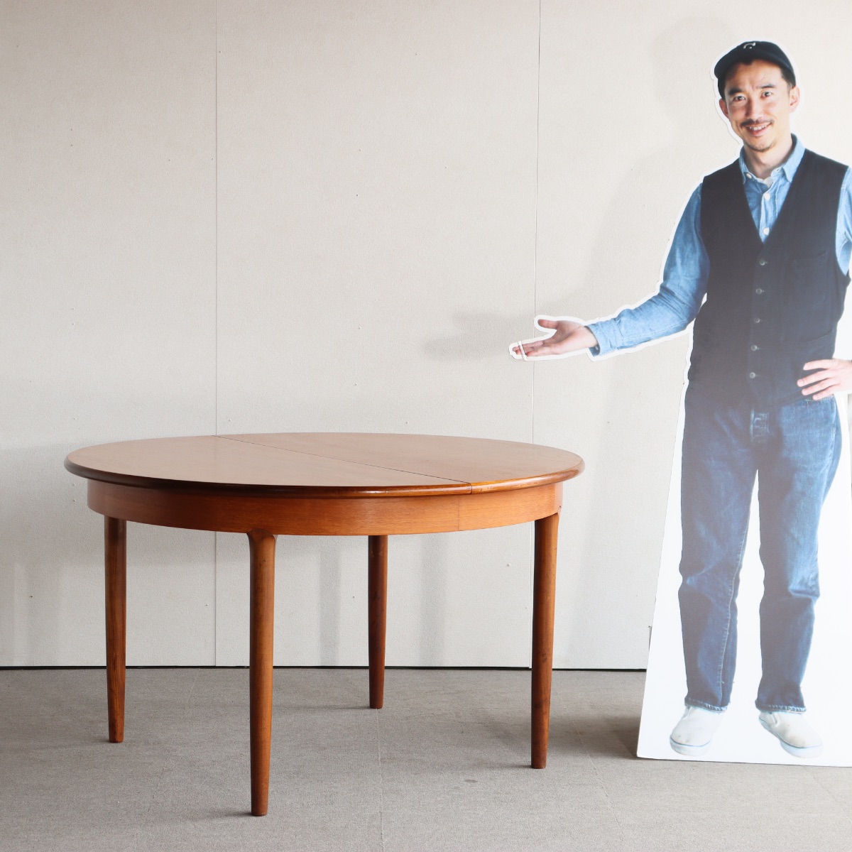 【送料込み】【親方の北欧スタイル解釈】 メレデューMEREDEW ラウンドテーブル 再塗装済み 商品番号27123